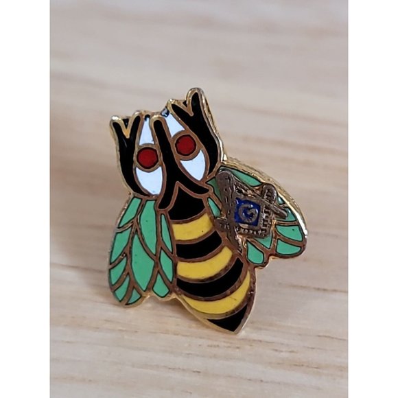 Source Unknown | Accessories | Rare Vtg Gold Tone Enamel Masonic Bee ...